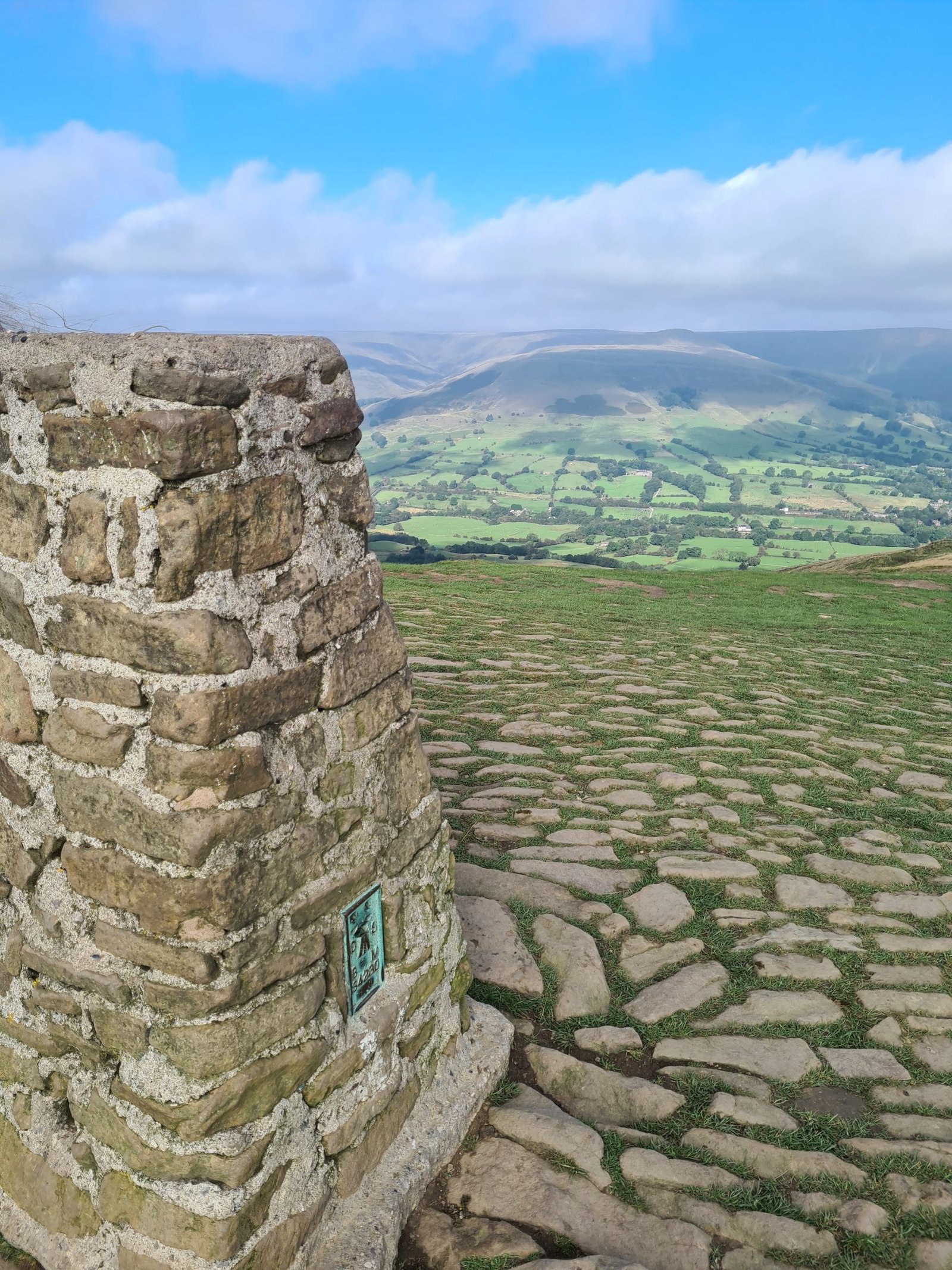 Castleton, Mam Tor and The Great Ridge Walk | 7 Miles