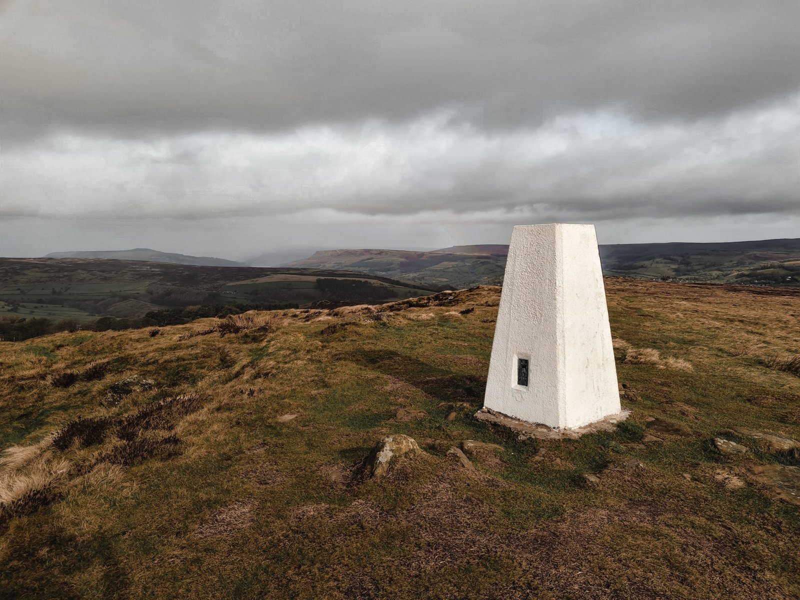 Sir William Hill, Durham Edge and Shatton Moor | 9 Miles