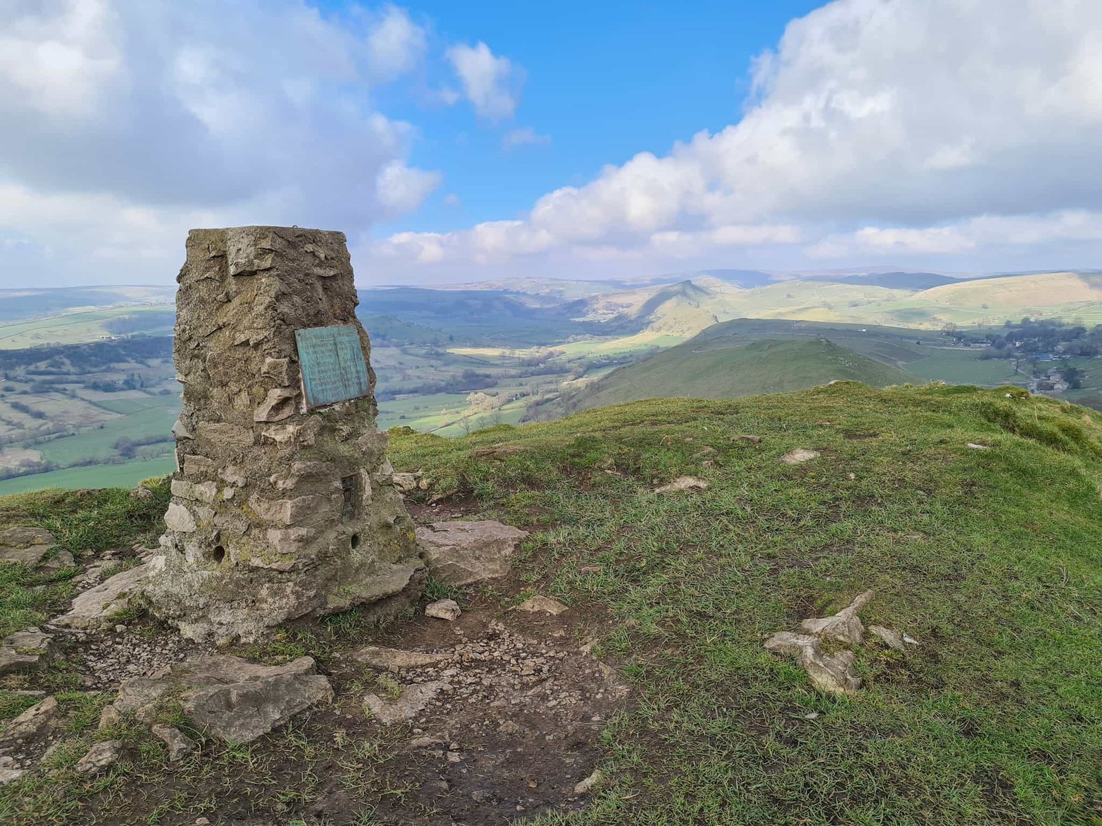 High Wheeldon, Pilsbury Hill and Carder Low Walk | 8.5 Miles