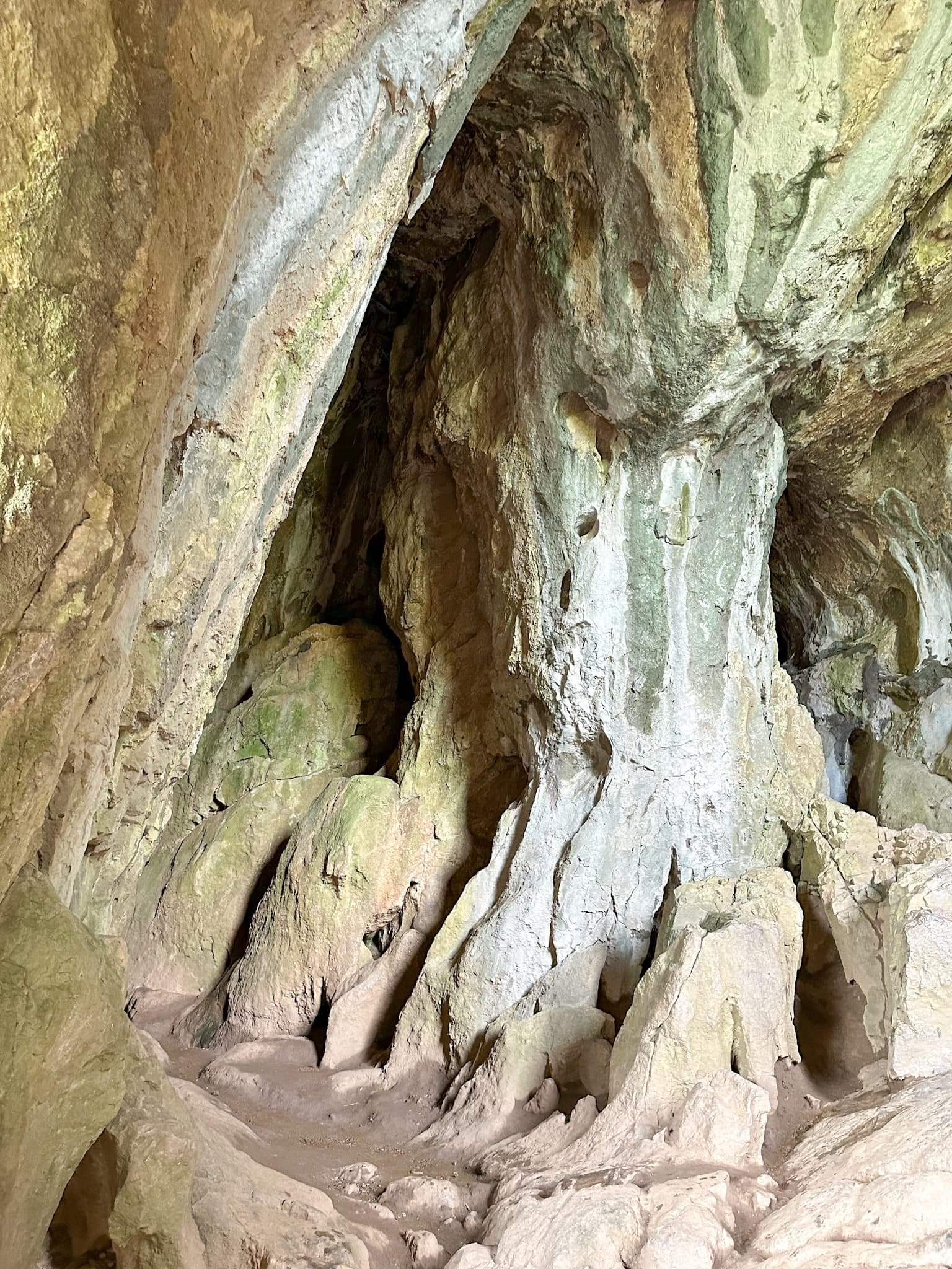 Thor's Cave Walk | 6.5 Miles | The Wandering Wildflower