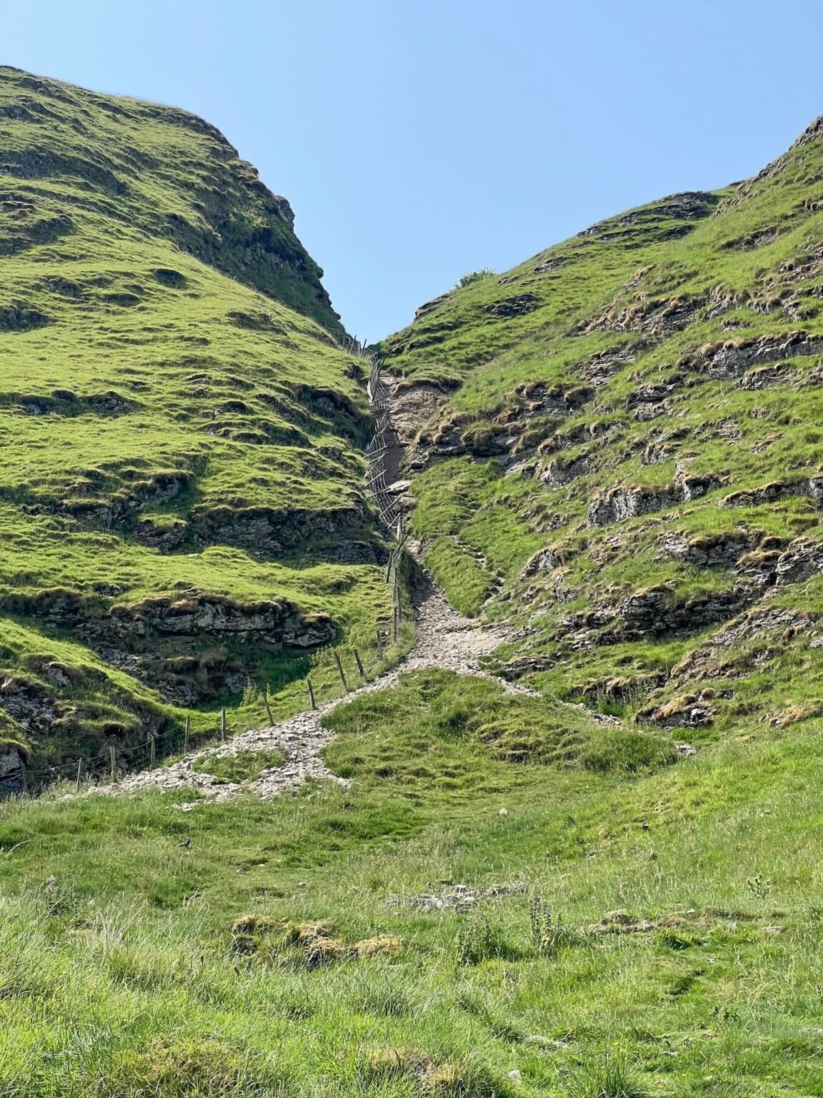 Winnats Pass Scramble Walk [+ Best View Points!] | 3 Miles